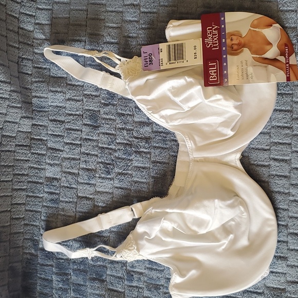 Bali | Intimates & Sleepwear | Bali Silken Luxury Underwire White Bra ...